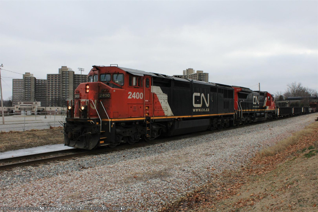 CN 2400